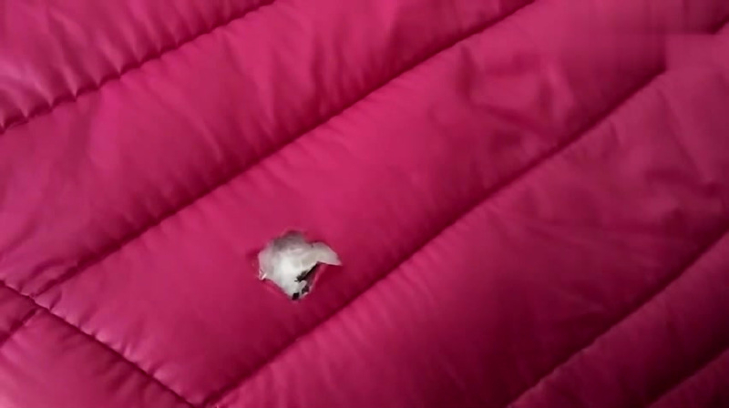 新买的羽绒服被烧了一个洞?学会这一招,修补以后即实用又好看!