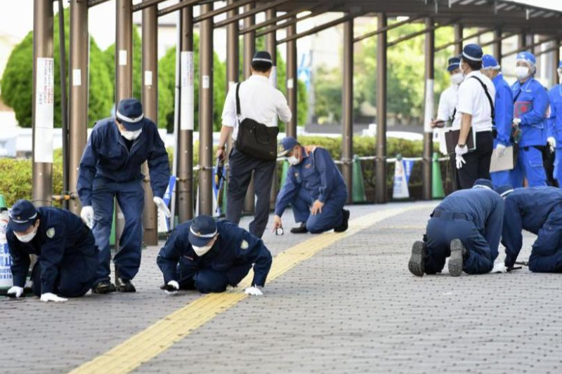 7月13日凌晨,安倍遇刺现场发生不寻常一幕,日警方大规模出动