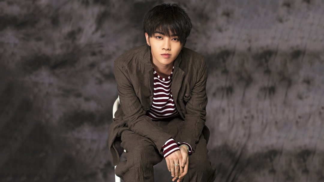 唱歌技巧:华晨宇的《烟火里的尘埃》歌曲以及高音技巧运用