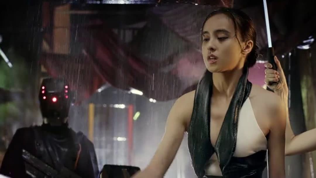 日本科幻电影 世界被分为上下两层 下层世界注定只有污秽的生活