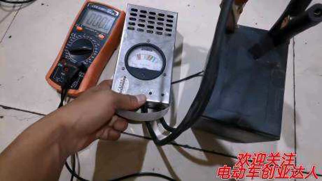 严重亏电的电池,真的可以激活再利用?师傅用上这方法试试效果