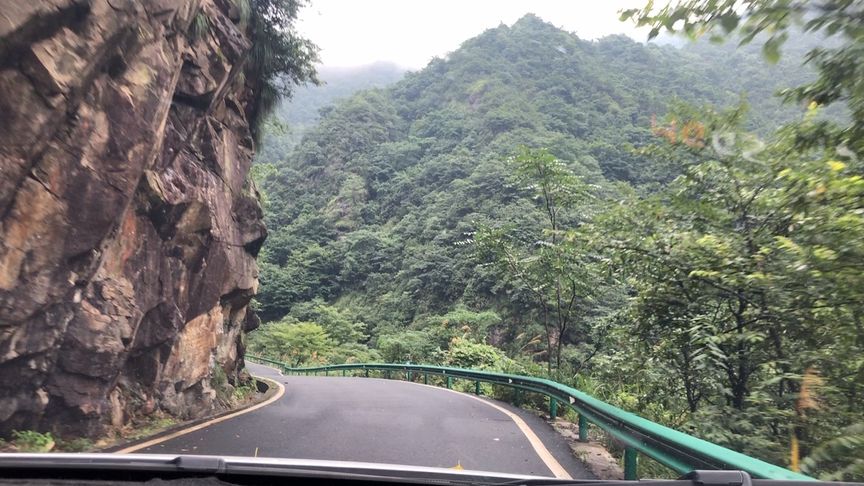 出差安徽黄山然后每次都跑高速这次我们打算开国道320公里开8小时