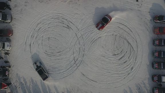 让我们一起尽情驰骋冰雪世界~~#dou趣冰雪大世界 #极限运动