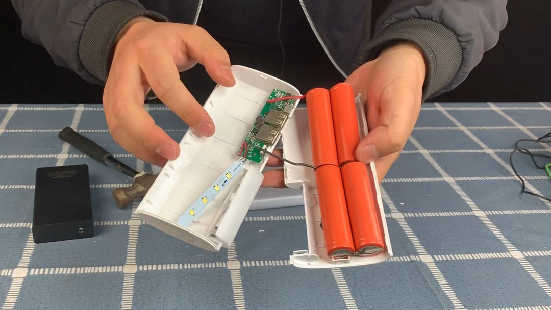 开箱拼多多“1万毫安充电宝”,对比线下1万MA的,有什么区别?