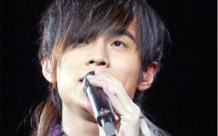 【绝版】来看看 the one 时期的杰伦如何用一曲《简单爱》迷倒歌迷