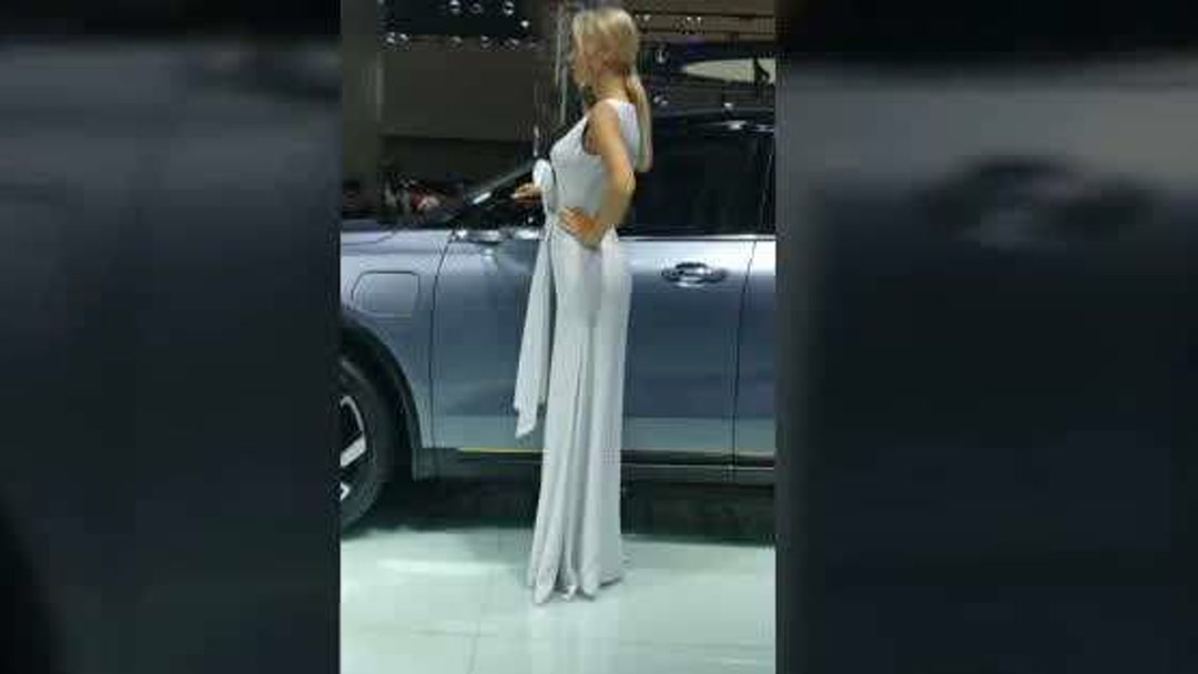 2018广州国际车展 看最美车模做最舒服的车