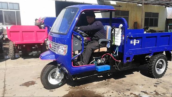 装车了,发往全国各地的农用三轮车