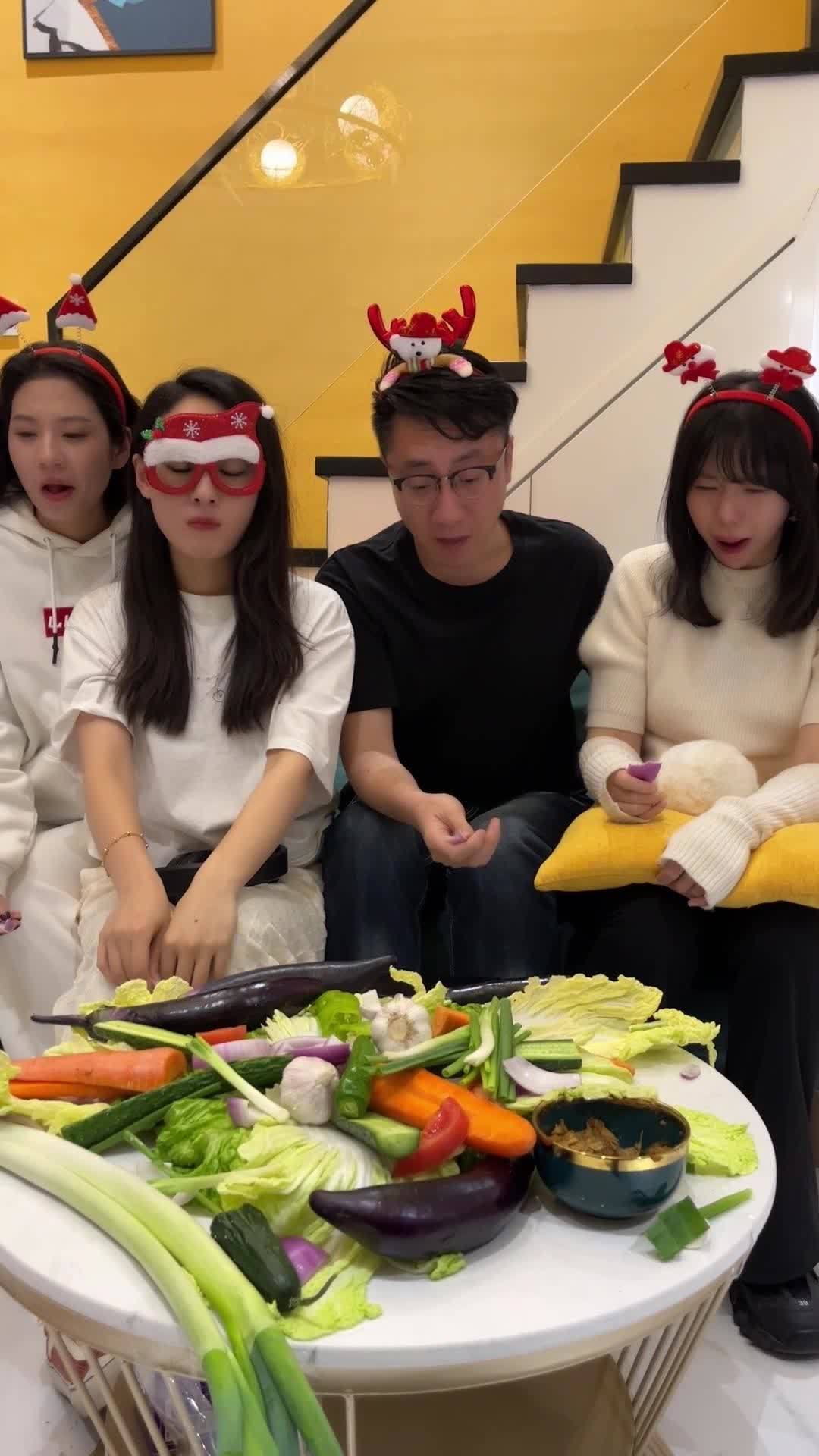 ...满!?这有一份来自姐妹们的圣诞礼物请注意查收~南北差异#唱吧k歌宝