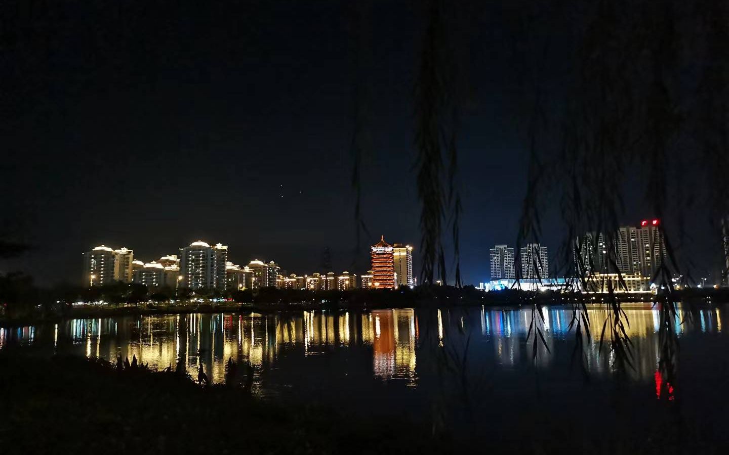 二叔说经济:华为数字小镇建设,关键是人才,还有发展理念