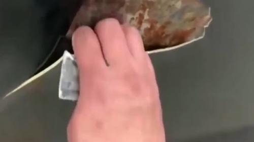 去修理厂补漆,后来才知道他们连底漆都不喷,不知道是认真的吗