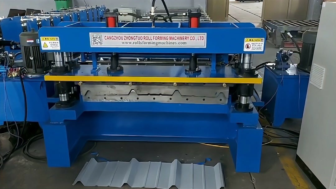 生产彩钢瓦机器大约多少钱?