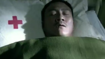 姑娘坚信男主没死,竟说他抱了我,要和姑娘结婚