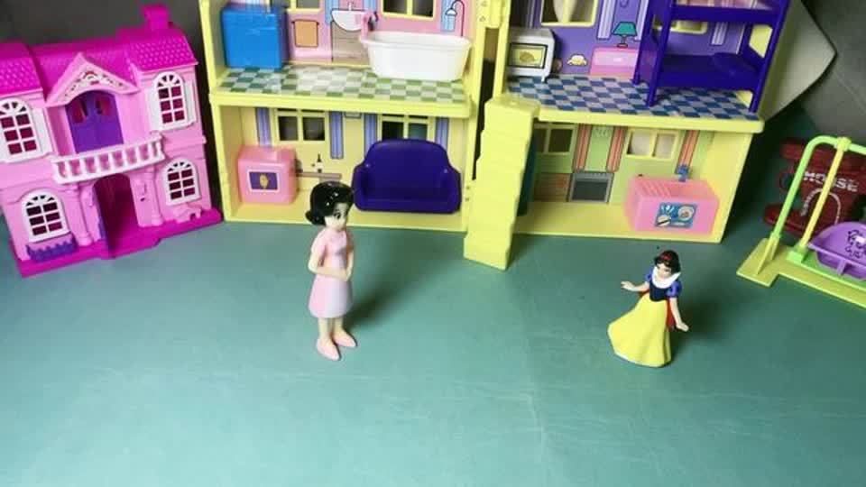 玩具动画故事围裙医生的救护车