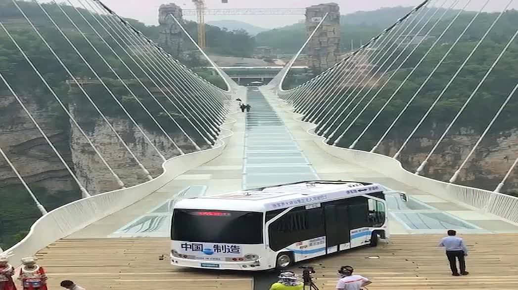 中国制造的无人驾驶汽车,不愧是我大中国,真感到骄傲