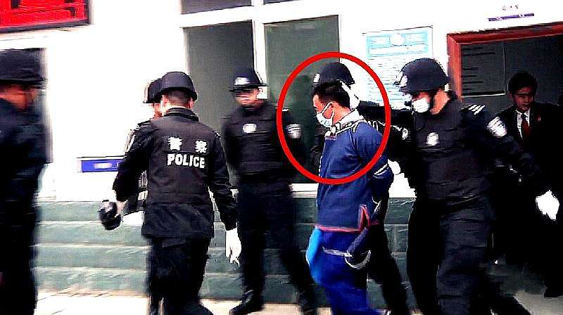 枪杀民警的毒犯被执行死刑,死刑犯被押赴刑场现场曝光