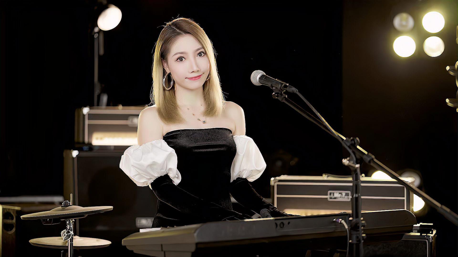 谭咏麟经典《讲不出再见》,你一定听过的粤语歌,一起来重温吧