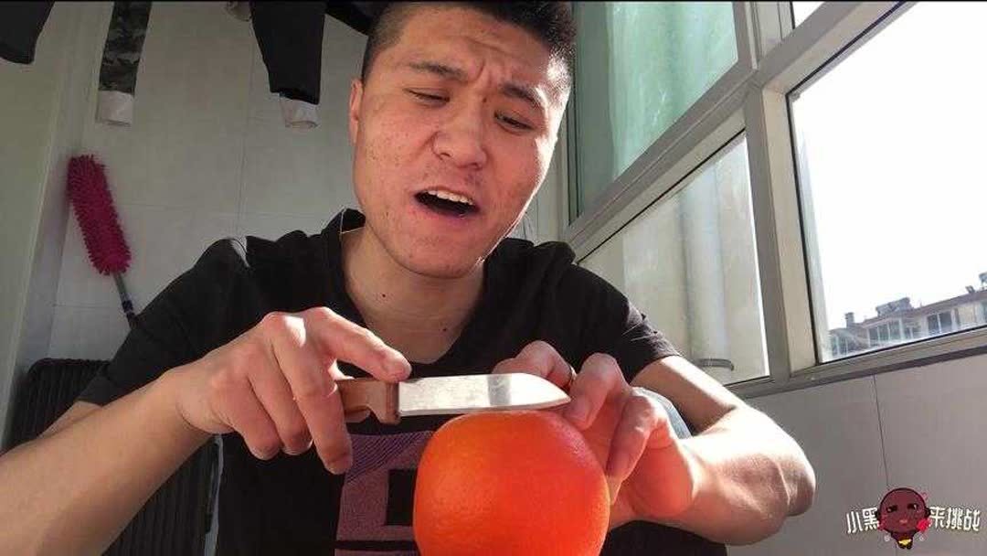 小伙给大家讲解橙皮的功效,用橙皮泡脚还会缓解手脚冰凉?