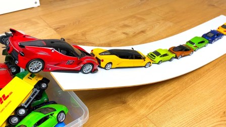 各种模型车在3号滑块上向下移动