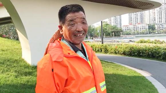 在深圳湾公园做保洁每月工资多少钱?农村大叔给出数额,多吗?