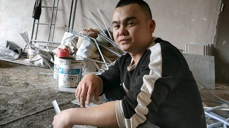 十年老师傅教你如何用手切割机裁好瓷砖