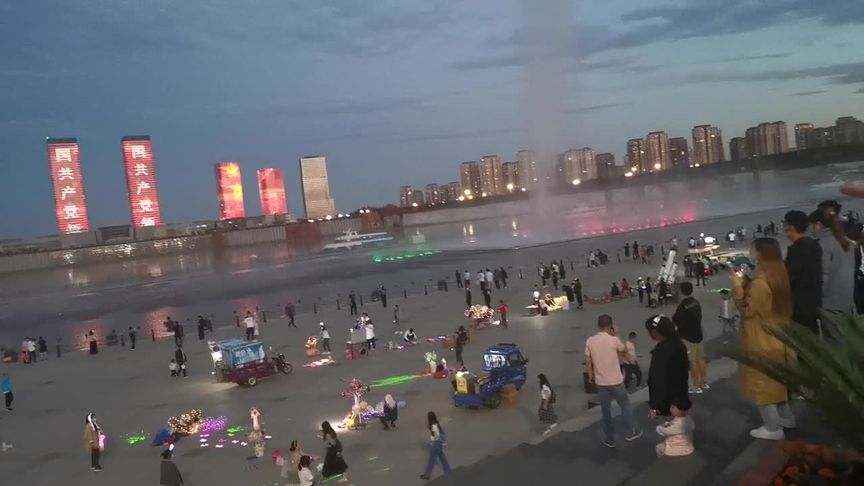 最美喷泉#音乐喷泉水景灯光秀 #最美城市夜景 #音乐喷泉