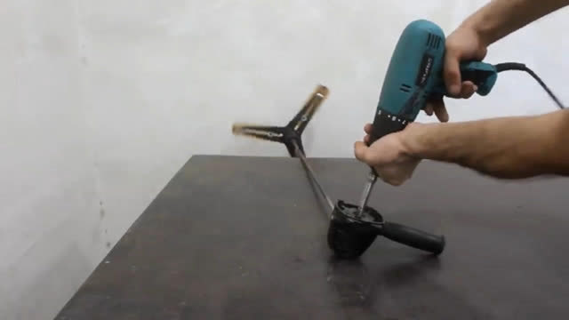 男子没事把角磨机这样改造