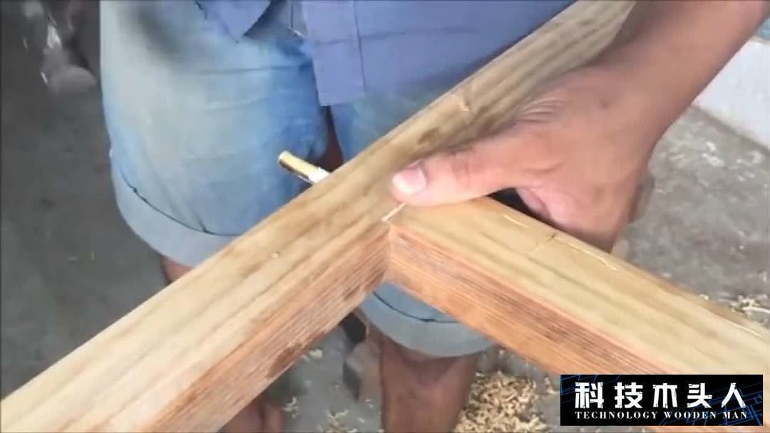 木门制作,国外木匠是不是也学了中国木工手艺!