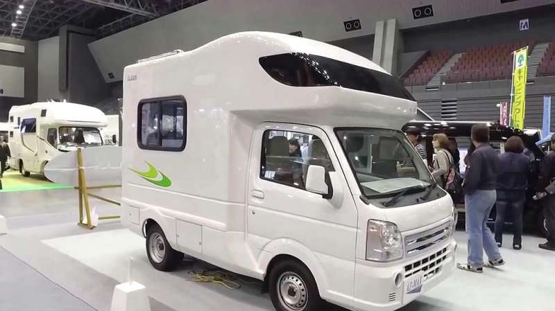 又一款房车火了!能睡一家三口车顶还自带小阁楼,售价仅13万!