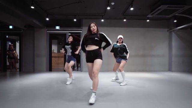 韩国好看的练习室舞蹈教学视频、韩国流行舞蹈Hey Mama团体