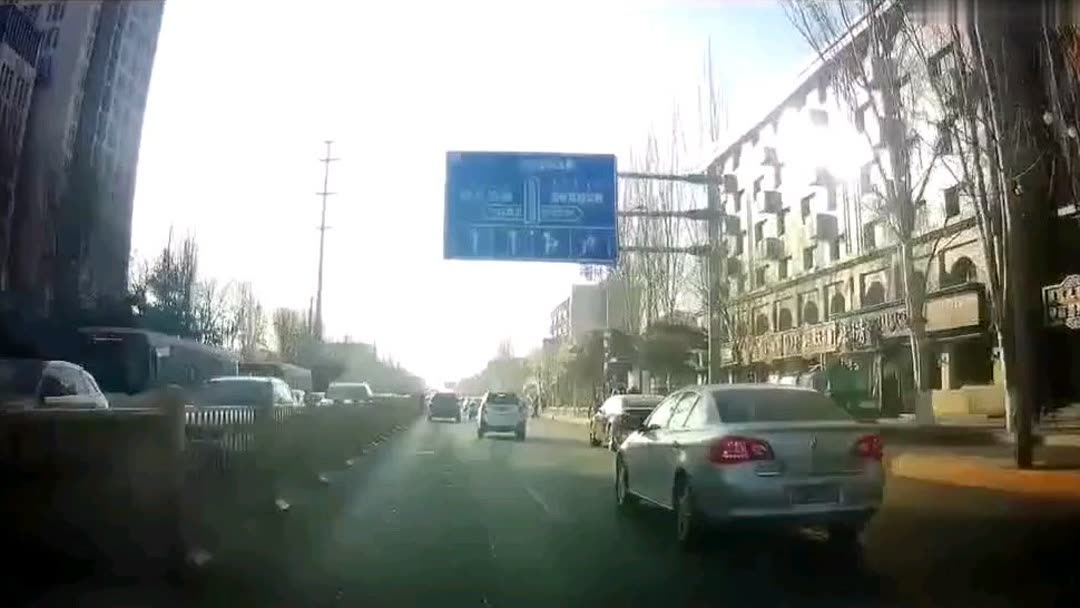 行车记录仪下的那些交通事故