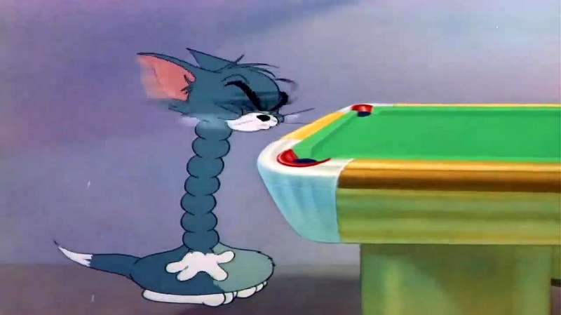 猫和老鼠:杰瑞和汤姆在台球桌上大战,汤姆被整得可惨了