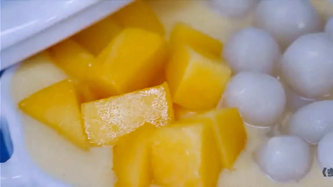 想吃甜品自己在家做 不到十块钱一大份 比甜品店卖的还好吃