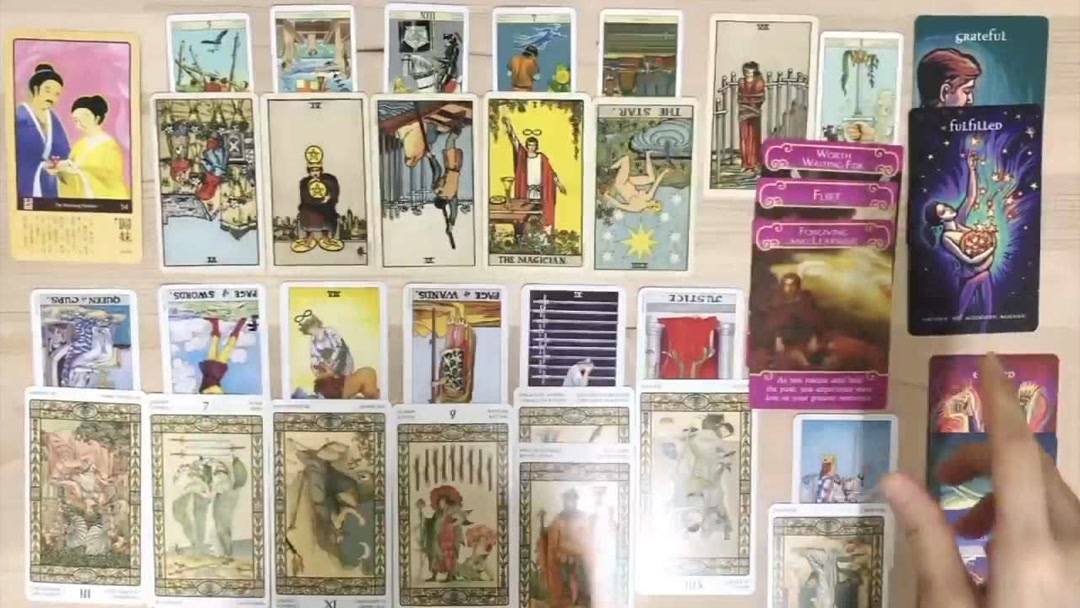 塔罗占卜:他内心对我的真实看法是?“偷窥”他内心的小秘密