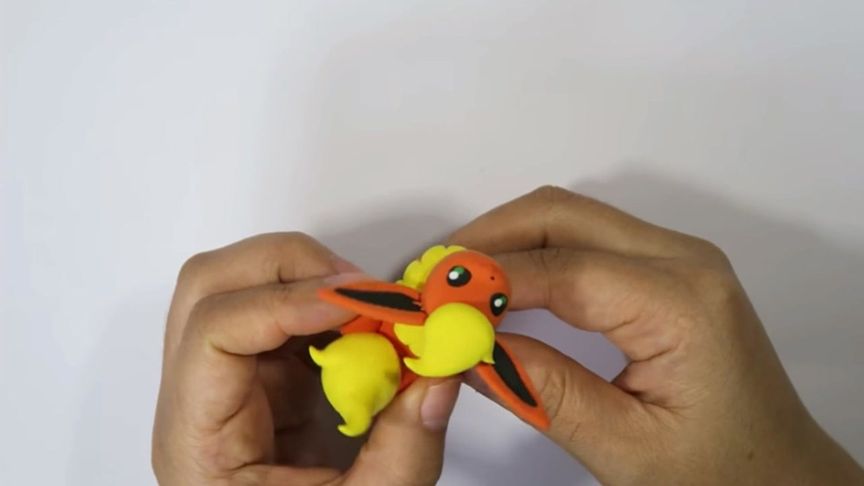 精灵宝可梦手工秀:用橡皮泥捏一个火伊布,方法简单易学