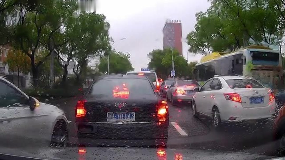 中国交通事故合集20170924:每天10分钟最新的国内车祸实例,助你提高...