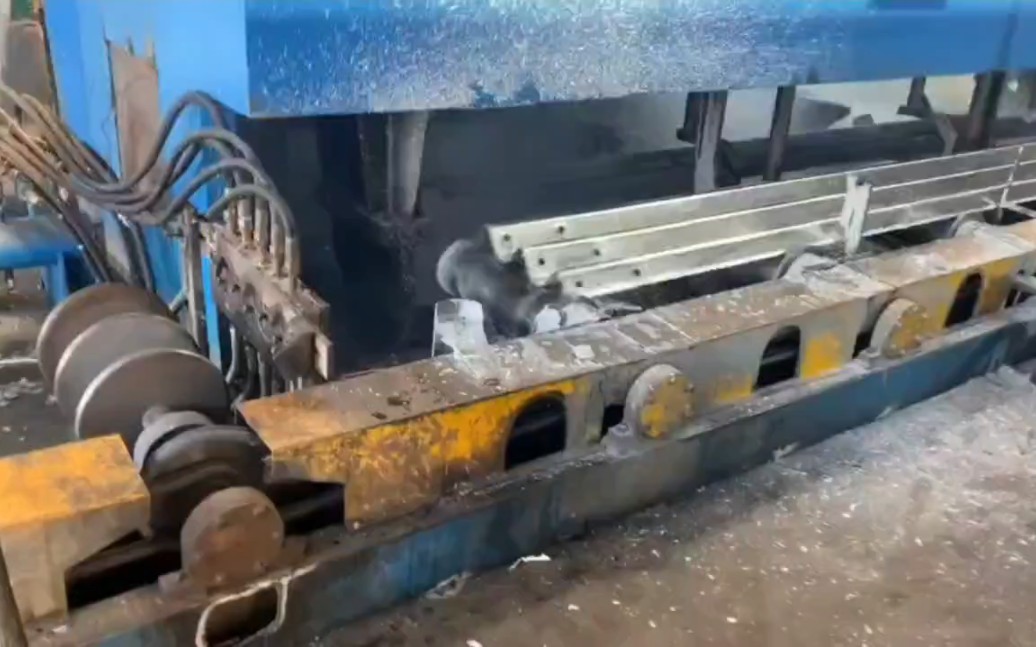 镀锌波形护栏板生产过程自动化设备