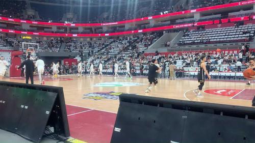 ...CBA总决赛现场响起周杰伦《稻香》