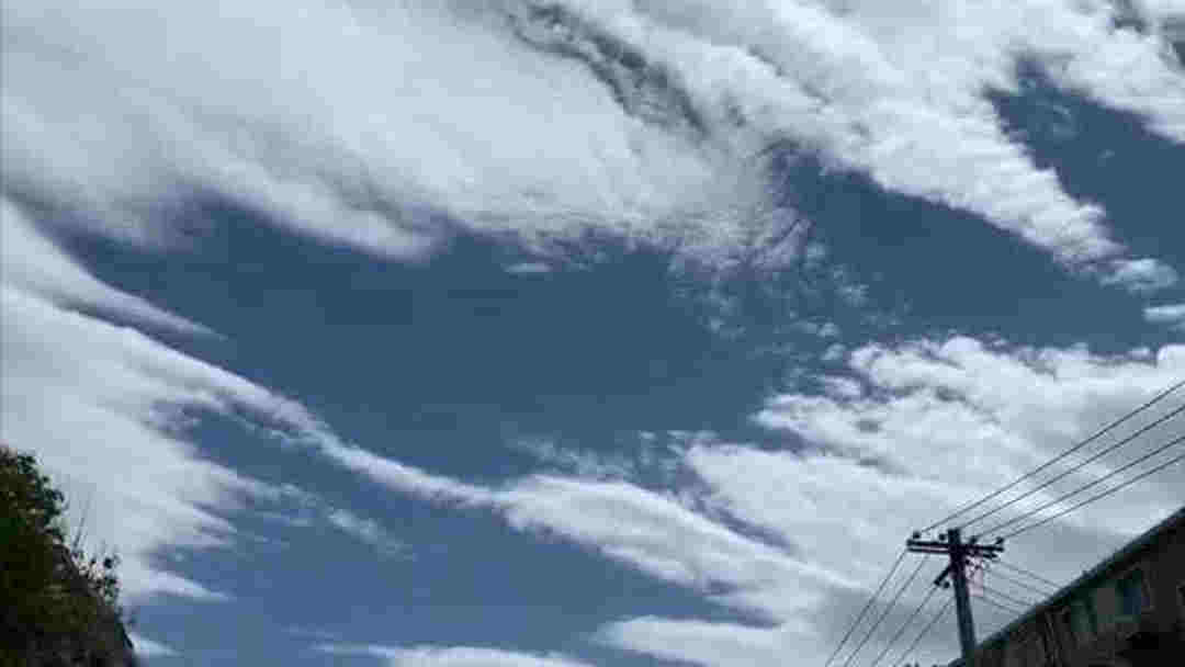 好天气!朝霞过后迎蓝天,北京喜提形状各异的云朵