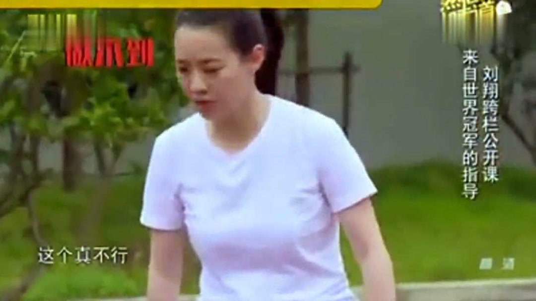 抗癌前李咏还满身肌肉,生前体验刘翔跨栏训练,面目狰狞让人心疼