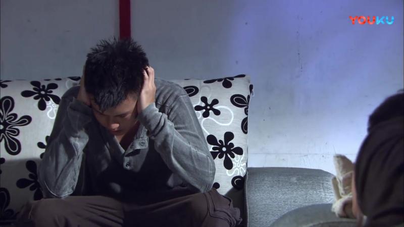 卧底看着吸毒男毒瘾发作,亲手用绳子将他绑住后,卧底直接崩溃了