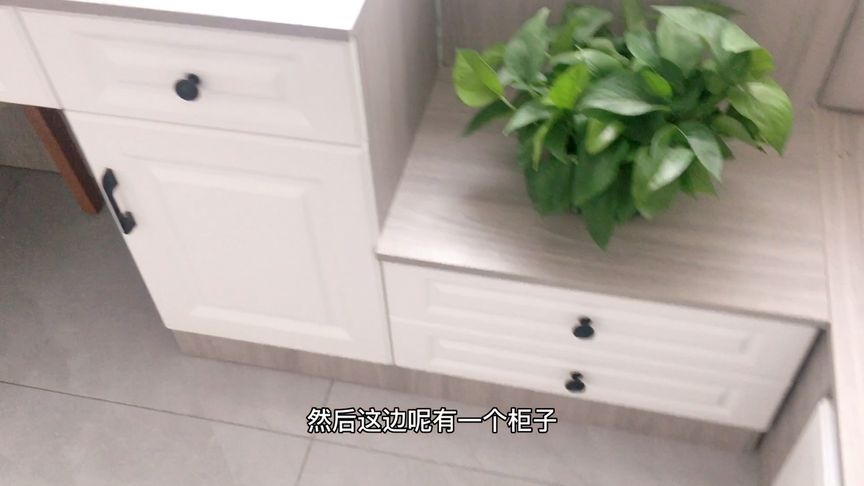 全屋定制这样设计,价格合理性价比高,还是实木板,简直太划算。