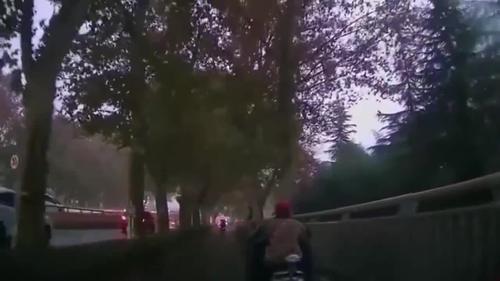 行车记录:把电瓶车当机动车,简直是拿生命当儿戏!