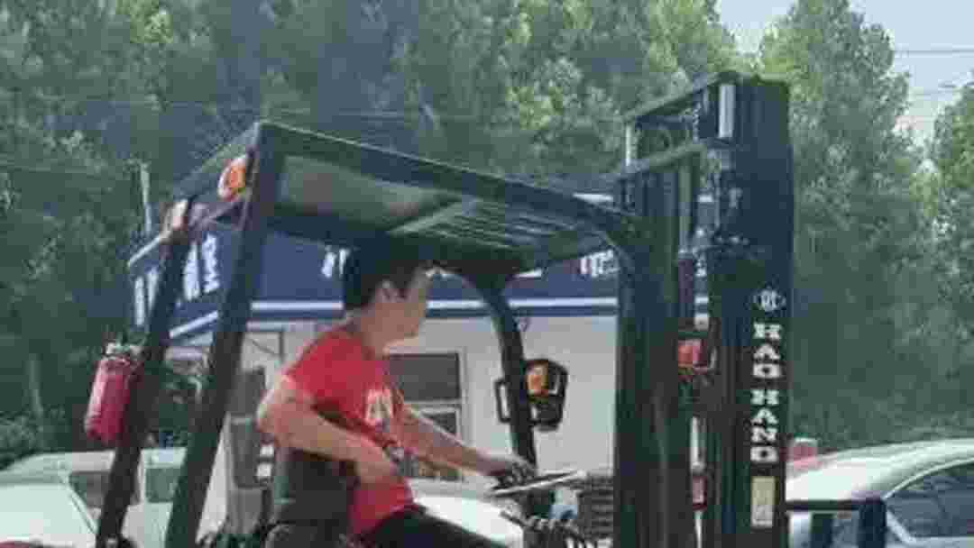 锂电电动叉车价格【昊航锂电电动叉车】