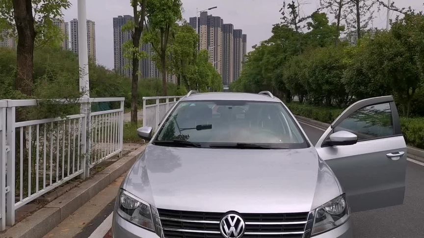 #大众朗行,2014年上牌一手私家车,无事故,当时落地13W现在4