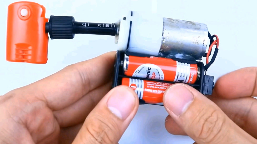 DIY自制电动打气筒,网友:太神奇了!一定要看。