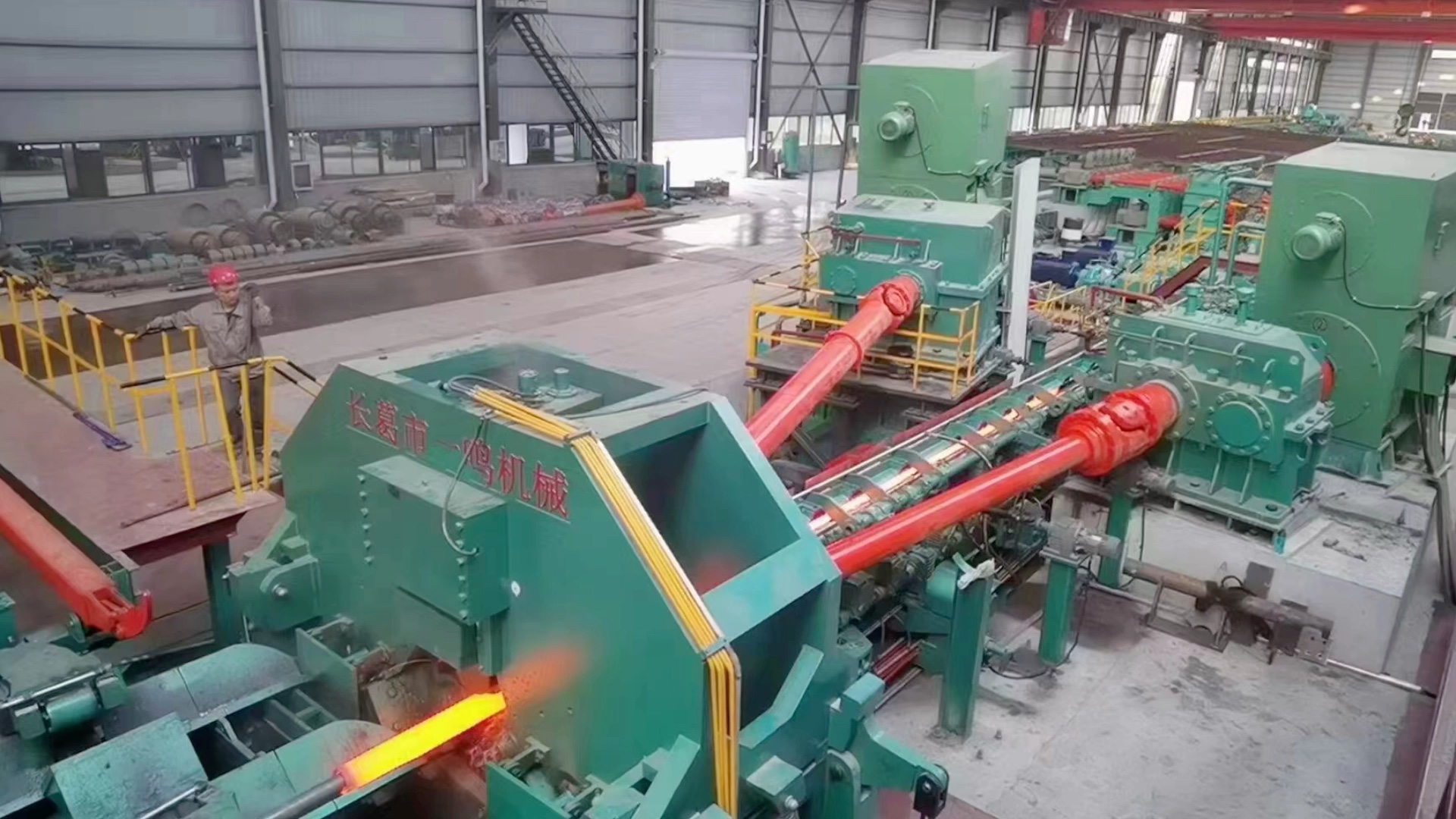 40Cr直径100×10的无缝钢管是怎么穿孔的?