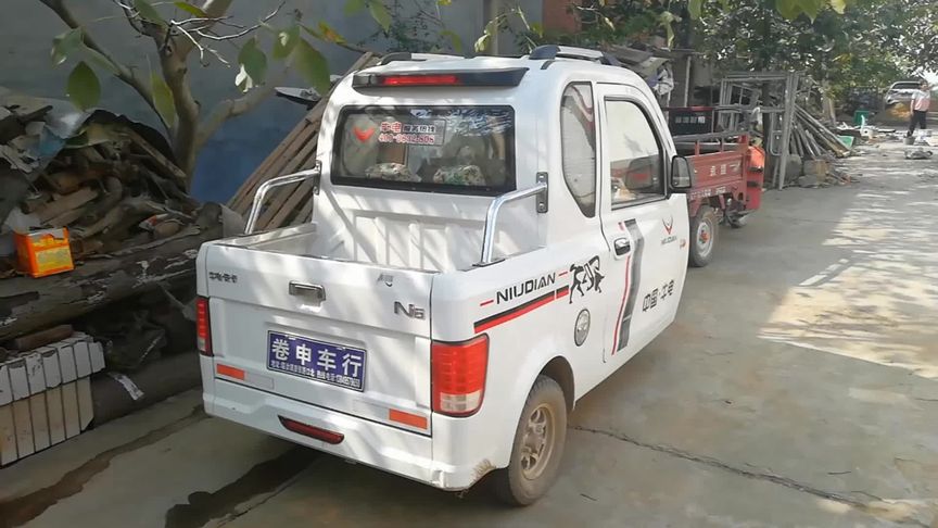 老爸7000块买的电动车,能拉人能拉庄稼,电动小皮卡,居然有空调