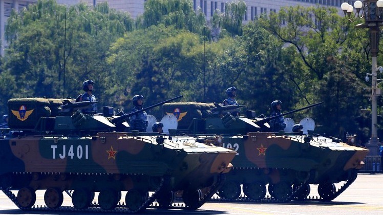 又亮出一国之重器,并正式装备入列我军,具有两个里程碑式的意义