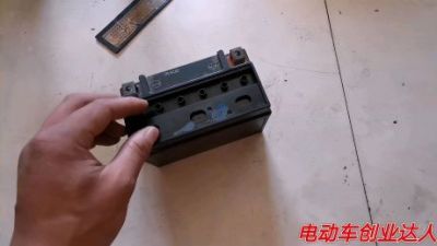 摩托车电池能不能加水修复?生产厂家告诉你答案