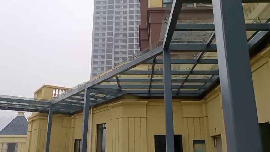 #雨棚安装 #钢结构 #高空作业安全第一 #焊接 #夹胶玻璃